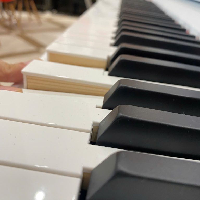 Apollo DP-260N Wh — Piano Apollo